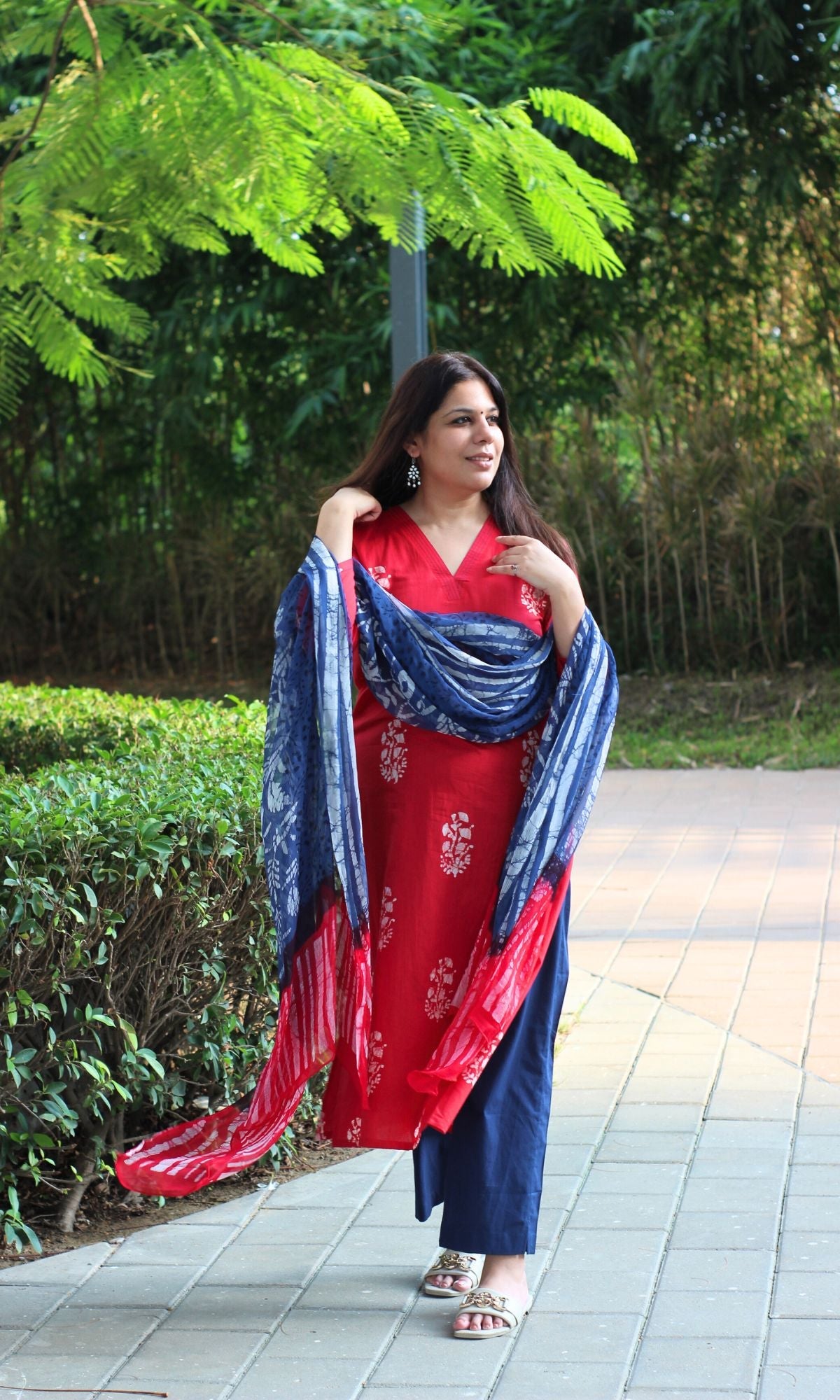 Cotton Red & Blue Print Suit Set with Chiffon Printed Dupatta – Baareeki
